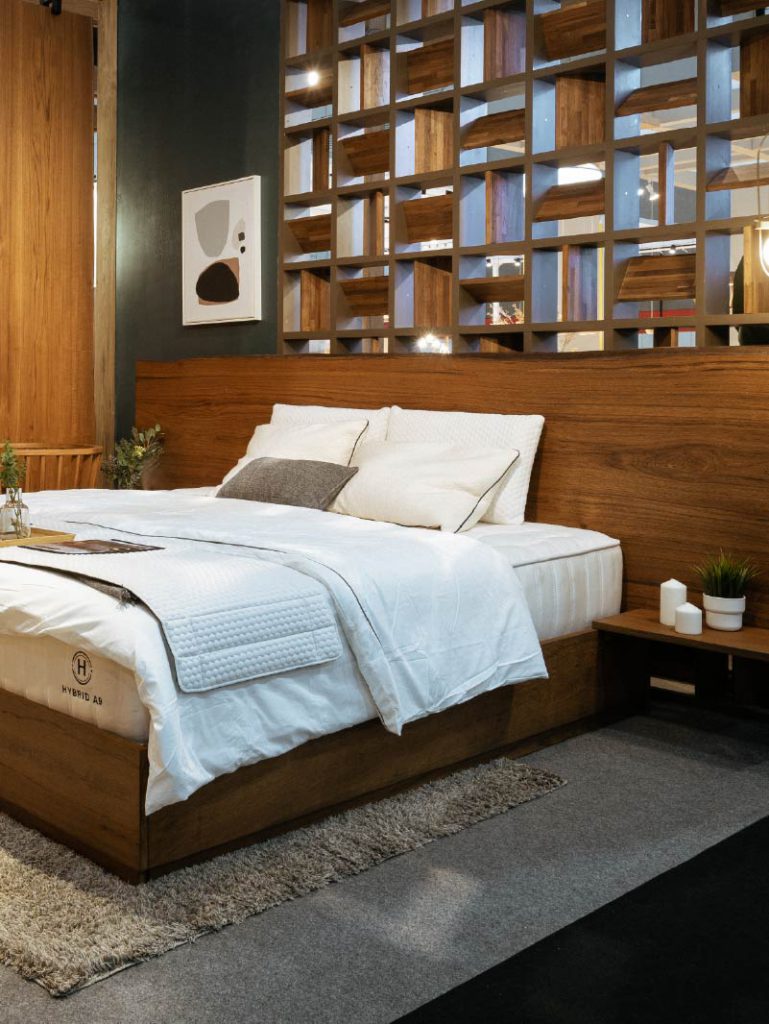 COMO BED เตียงไม้สักแท้ ดีไซน์ร่วมสมัย | Woodden Thailand