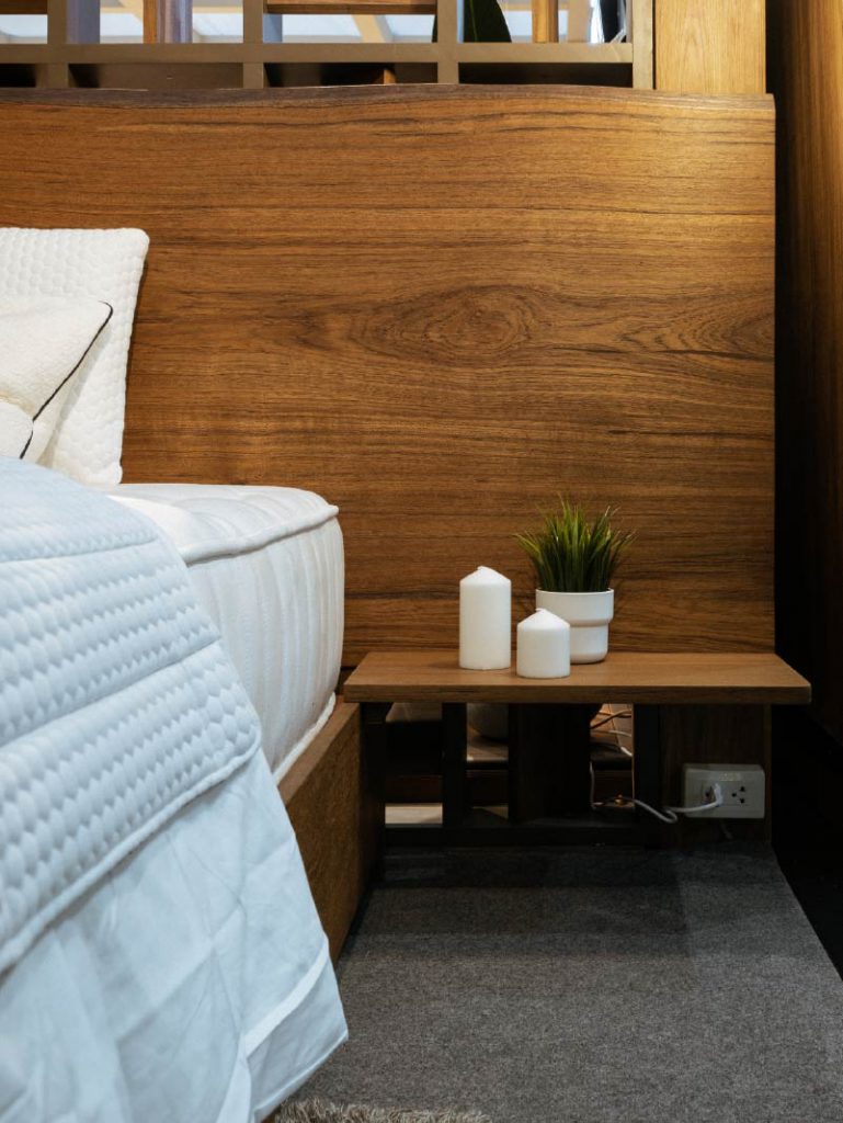 COMO BED เตียงไม้สักแท้ ดีไซน์ร่วมสมัย | Woodden Thailand