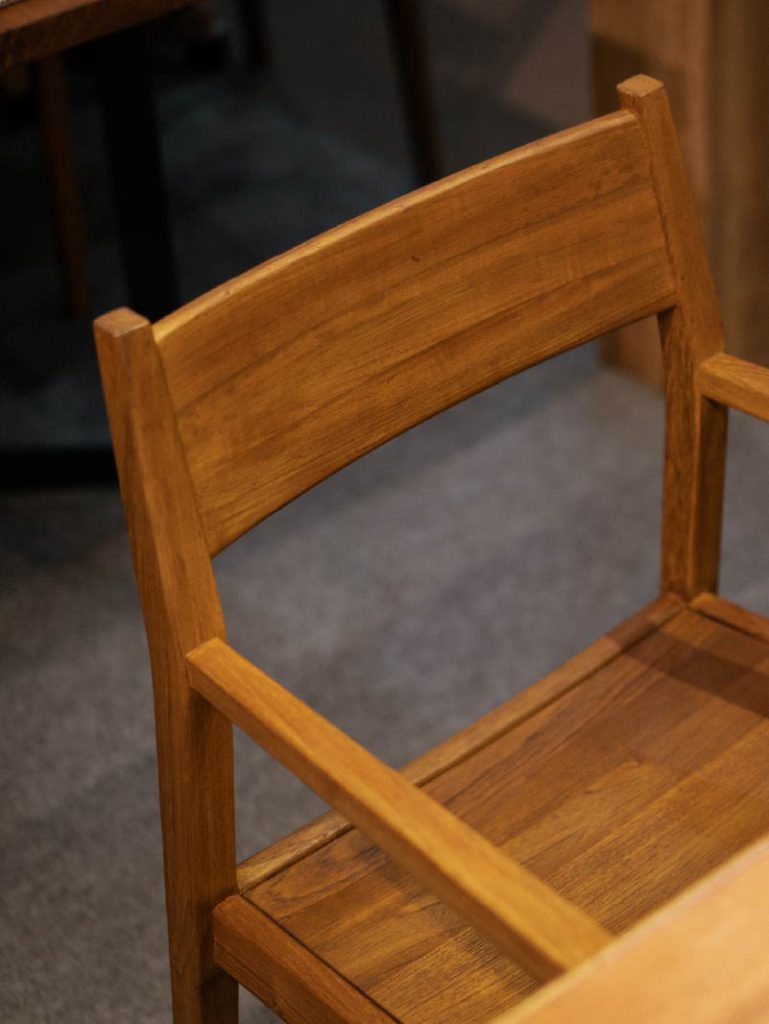 RAFF ARMCHAIR - พื้นไม้เอ็นจิเนียร์ Woodden Thailand